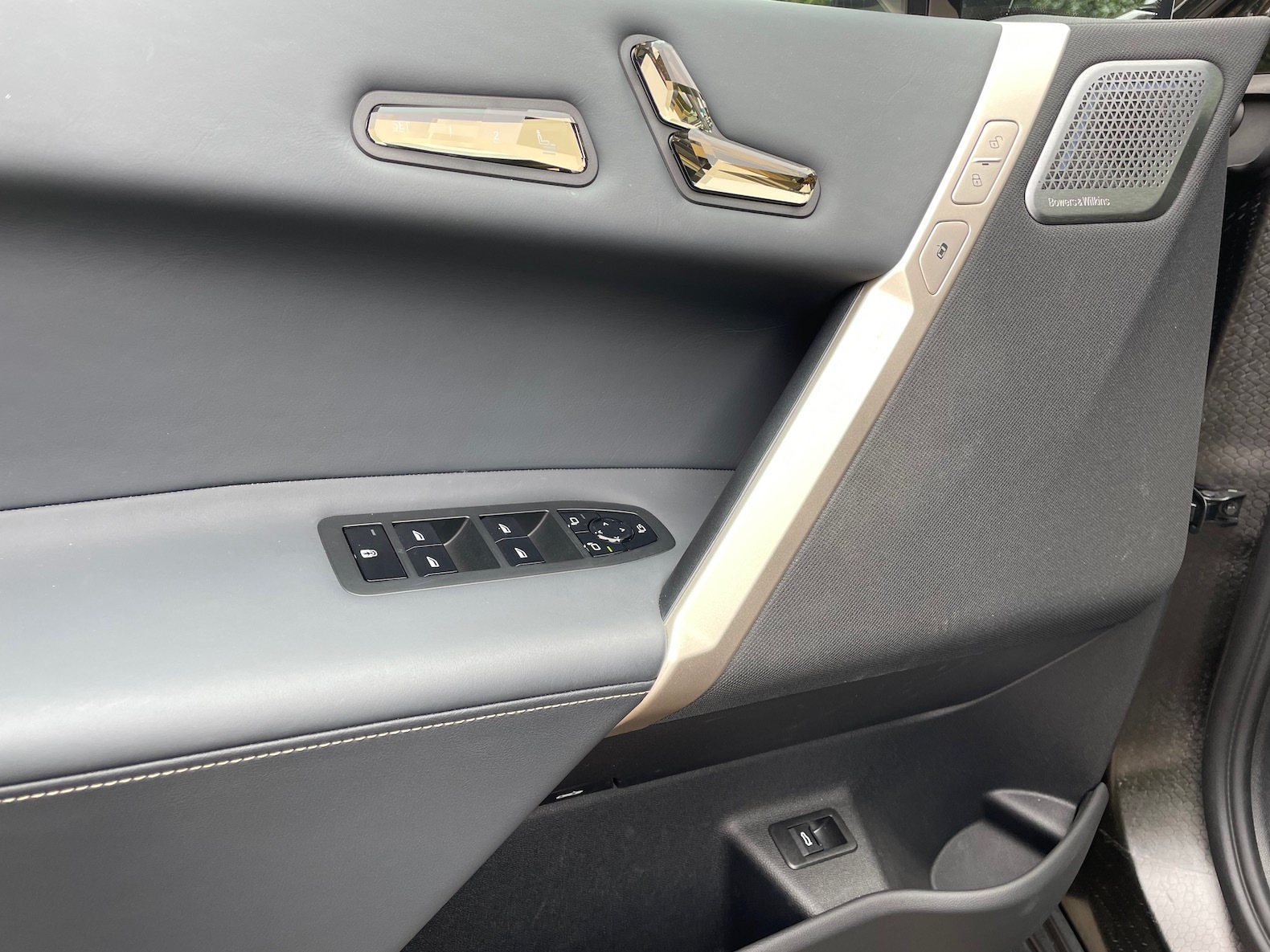 2022 BMW iX50 Review: The Next Generation of EVs - The Torque Report