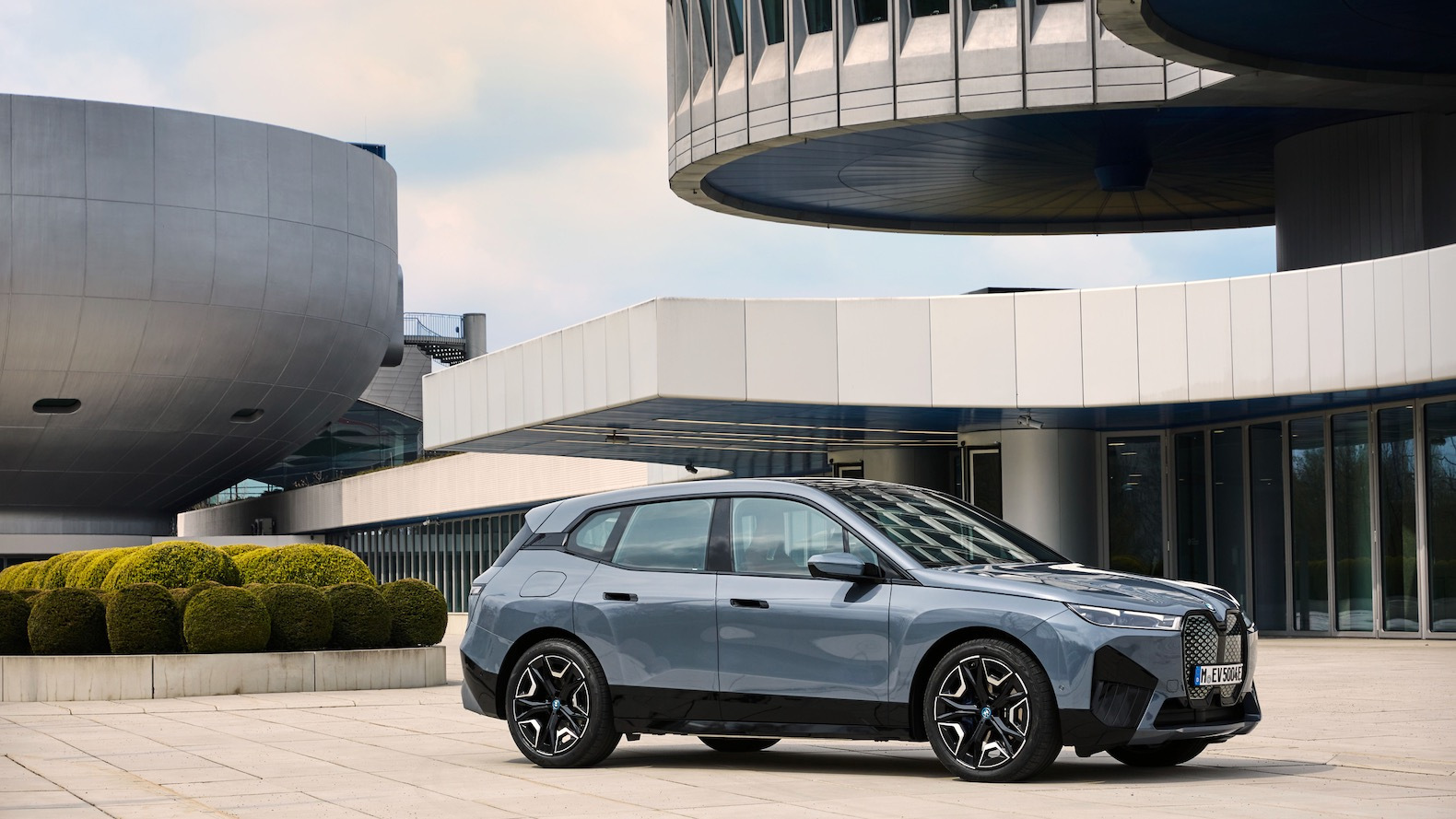 2022 BMW iX50 Review: The Next Generation of EVs - The Torque Report