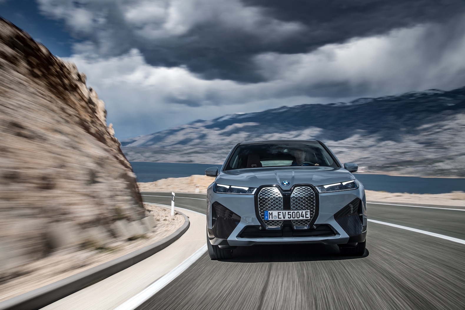 2022 BMW iX50 Review: The Next Generation of EVs - The Torque Report