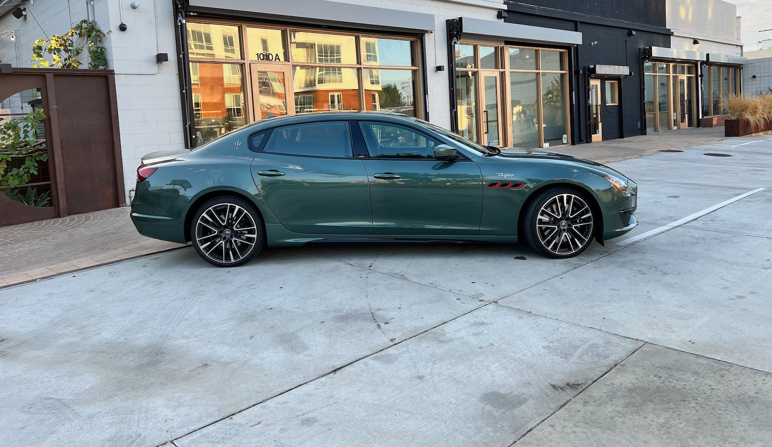 2022 Maserati Quattroporte Trofeo Review: Gorgeous with a silky smooth ...