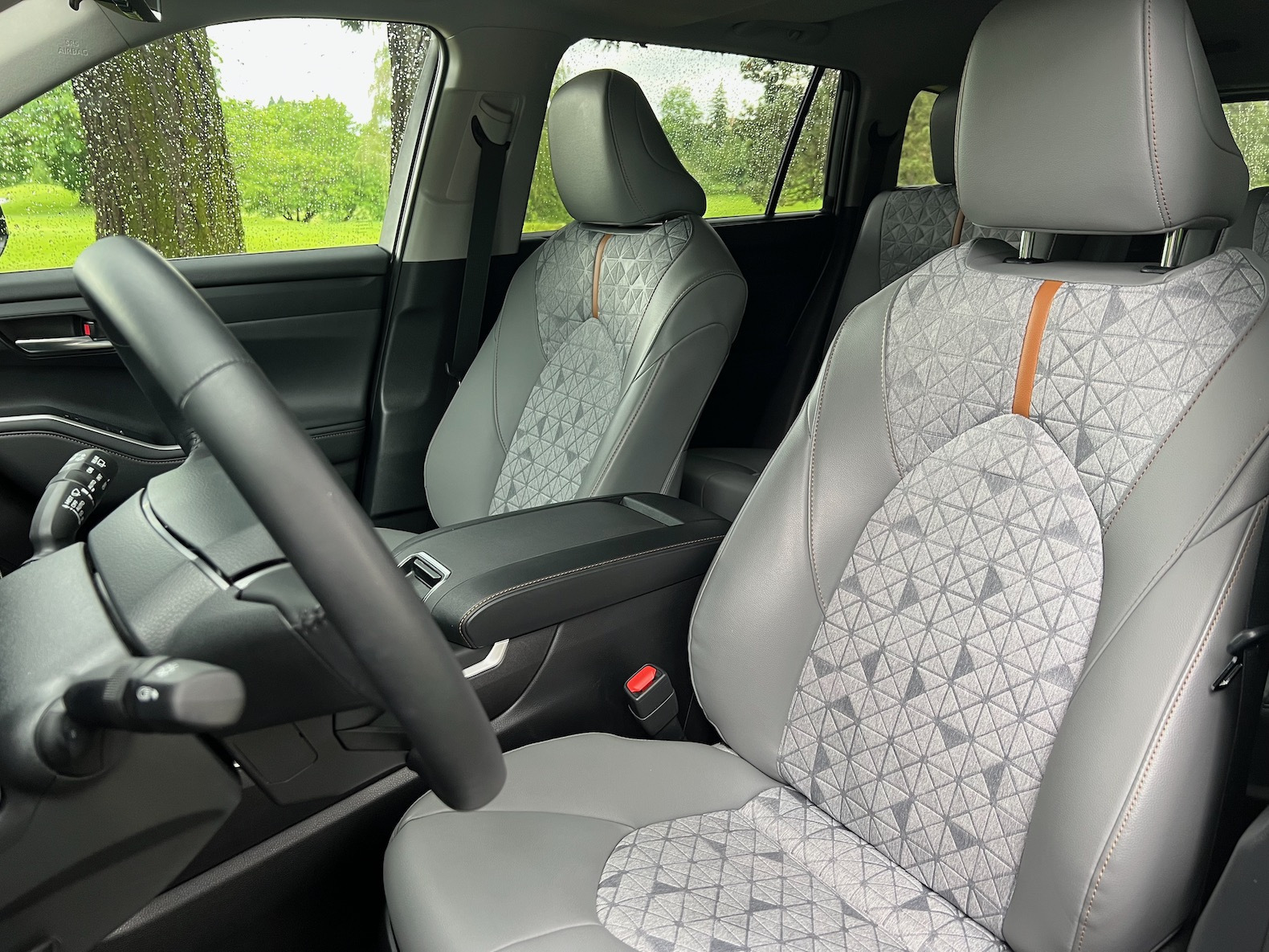 2022 Toyota Highlander Seating