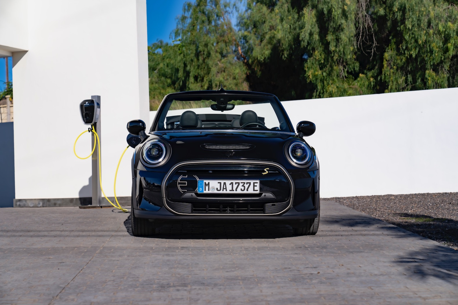2023 Mini Cooper SE Convertible brings open-air fun into the EV era ...