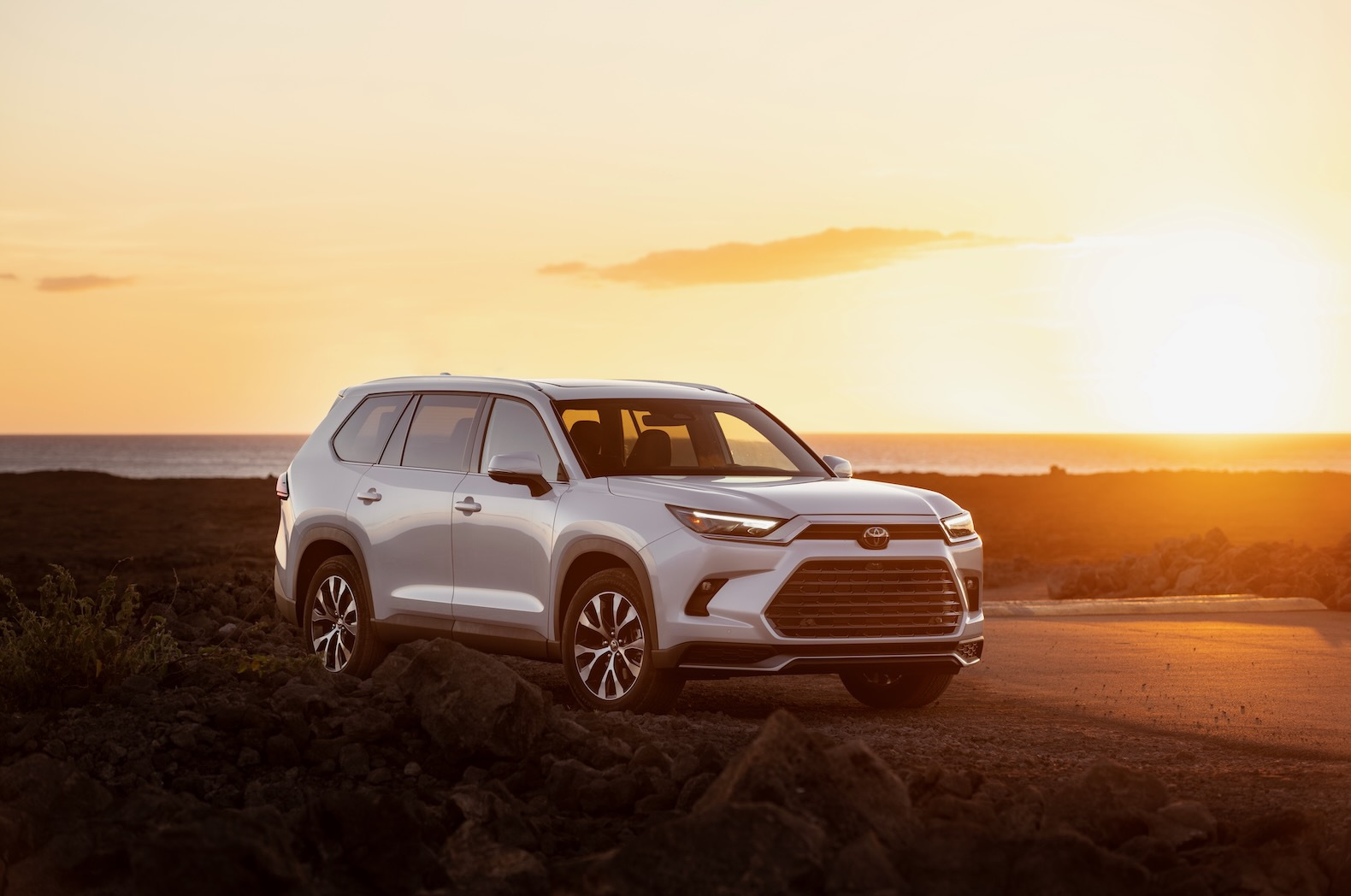 2024 Toyota Grand Highlander First Drive Review: A Spacious Three-Row ...