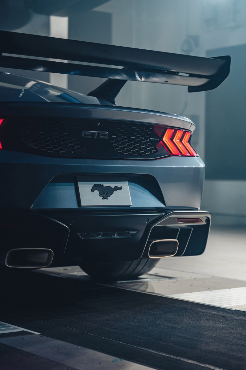 2025 Ford Mustang GTD revealed with more than 800 hp, priced at $300k ...