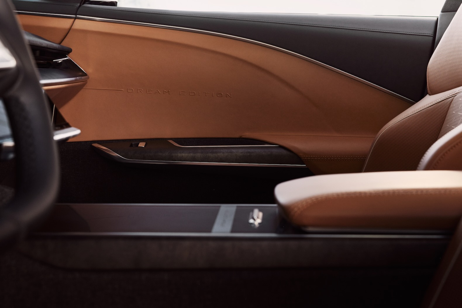 2025 Lucid Gravity SUV arrives with over 440 mile range - The Torque Report