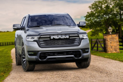 2025 Ram 1500 Ramcharger Plug-in Hybrid has 690 miles of range - The ...