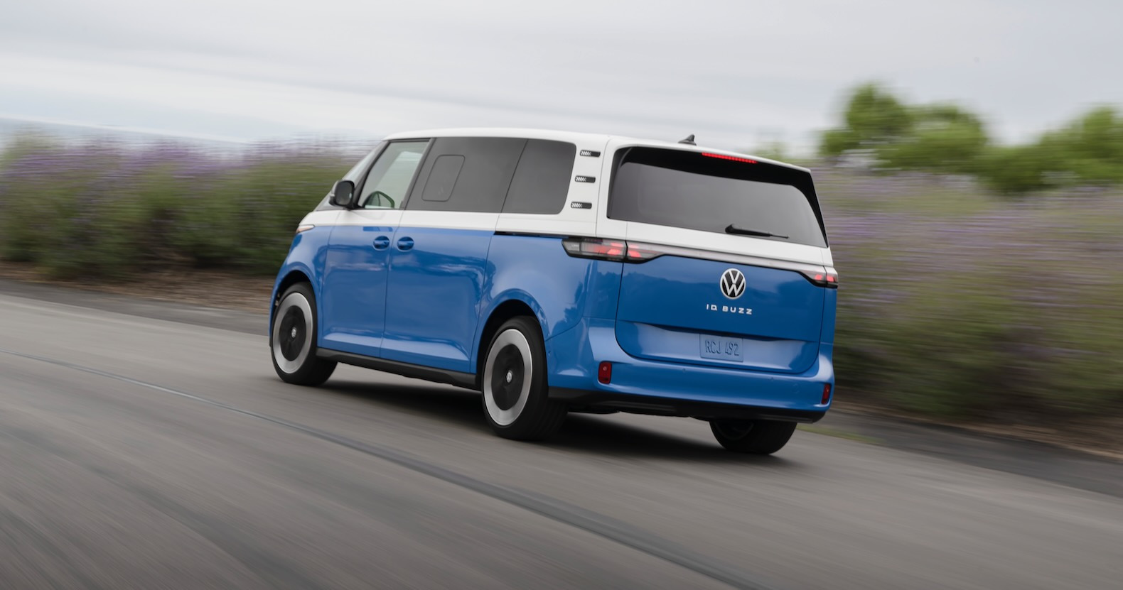 2025 Volkswagen ID. Buzz brings the Microbus into the modern era - The ...