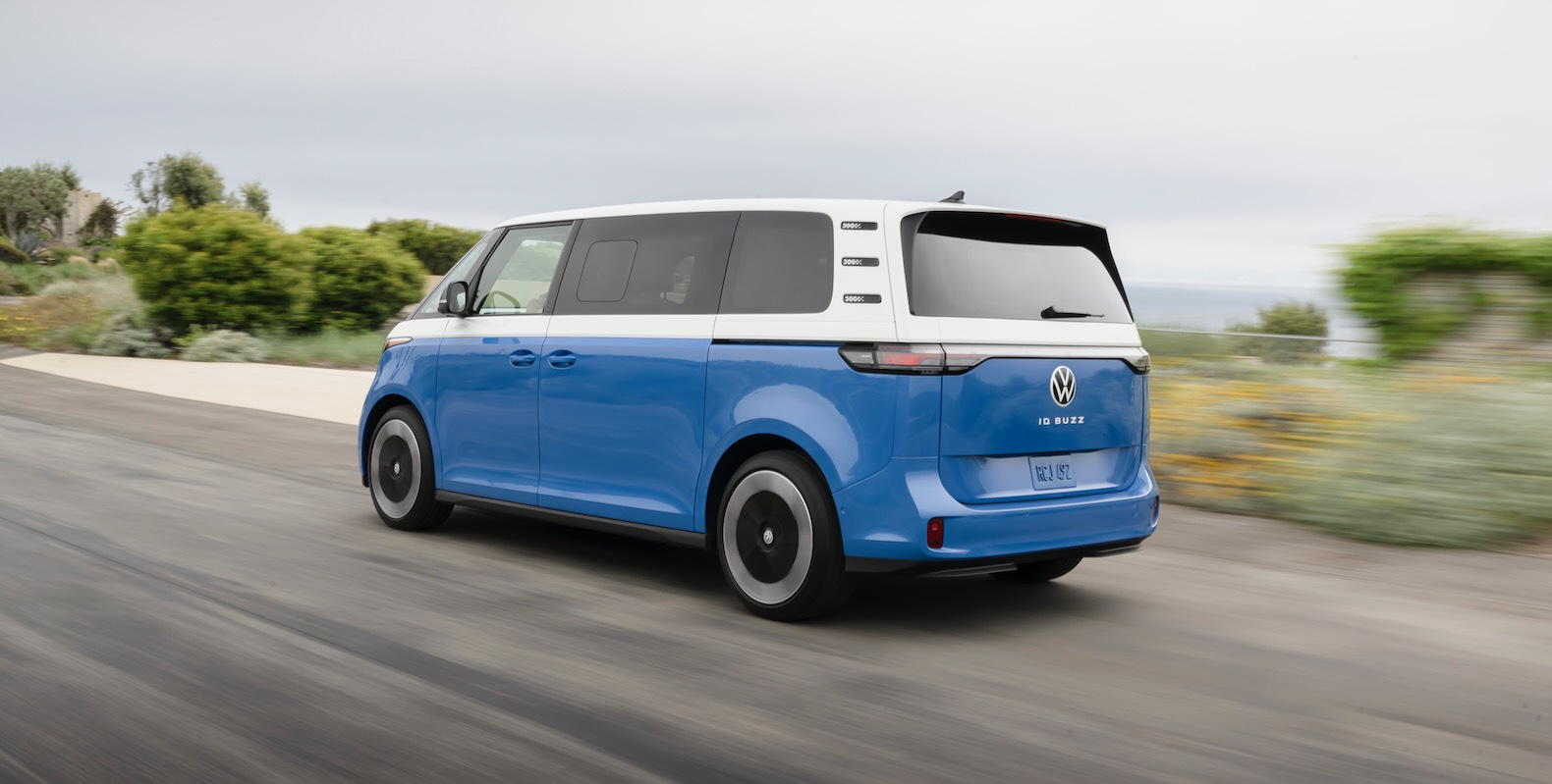 2025 Volkswagen ID. Buzz brings the Microbus into the modern era - The ...