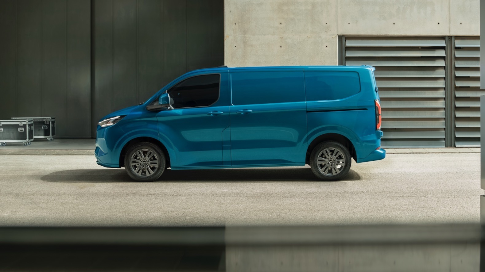 Ford E-Transit Custom electric van revealed with 236 mile range - The ...