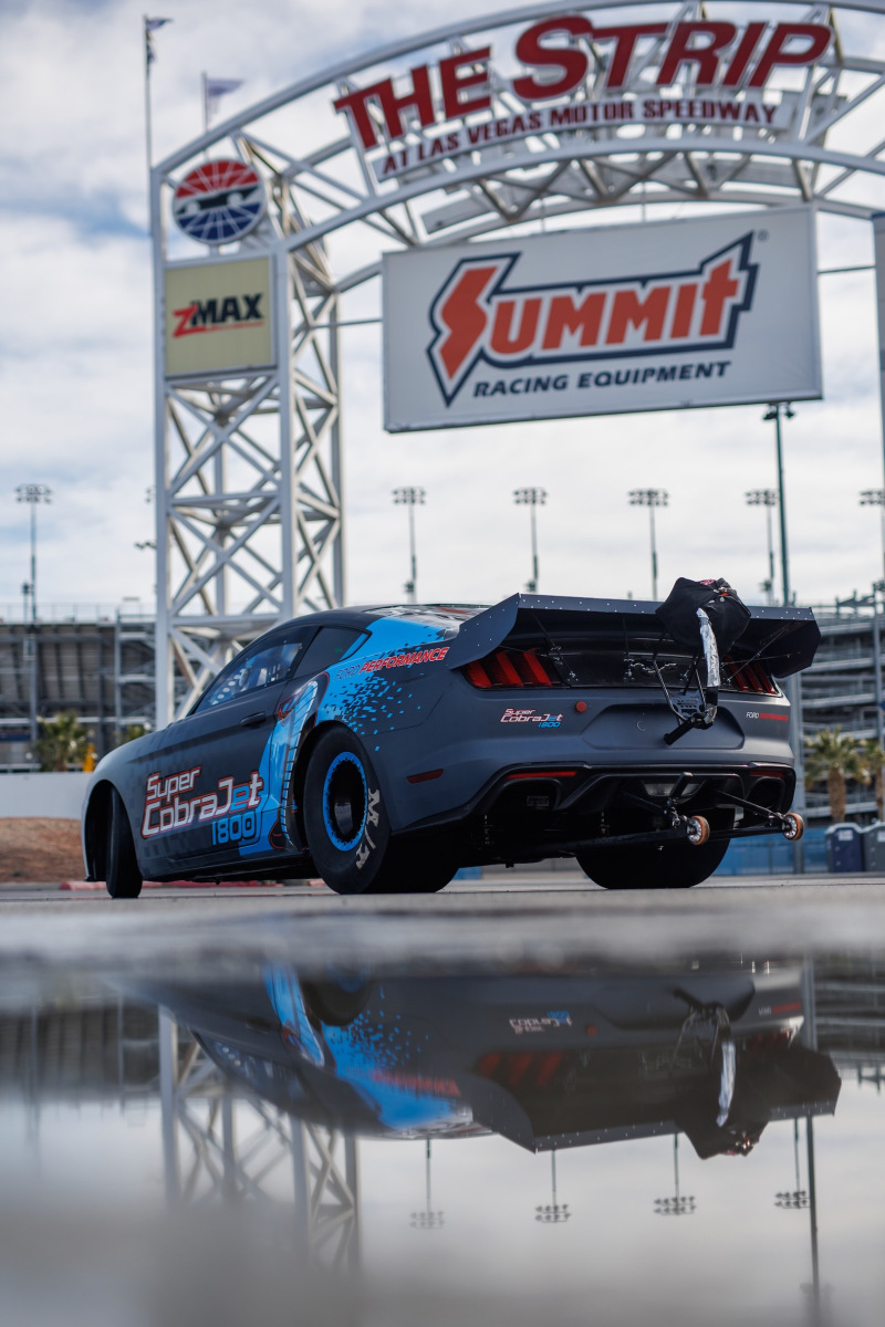 Ford Mustang Super Cobra Jet 1800 electric drag racer unveiled - The ...