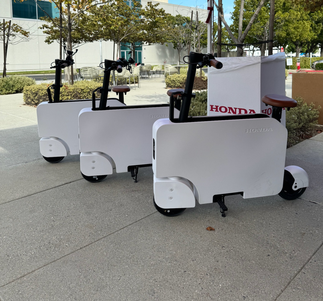 Honda Motocompacto Review: A fun electric scooter that fits in your ...