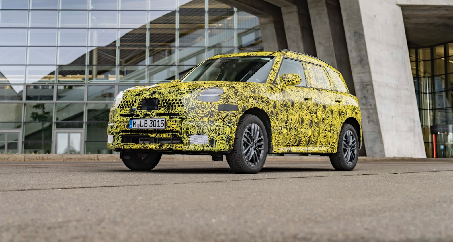 Next-Gen Mini Countryman teased and is now "Made in Germany" - The ...