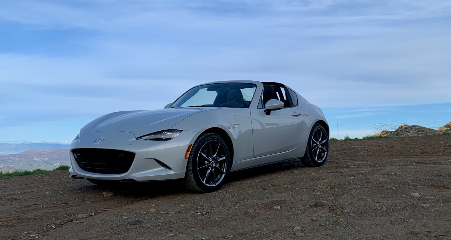 2019 Mazda MX-5 Miata vs 2018 Fiat 124 Spider Abarth: Battle of the ...