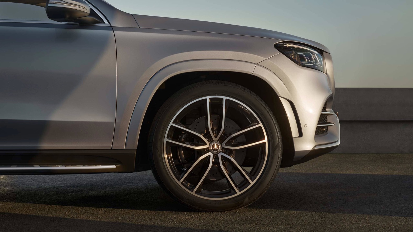 2020 Mercedes-Benz GLS leaked ahead of its New York debut - The Torque ...