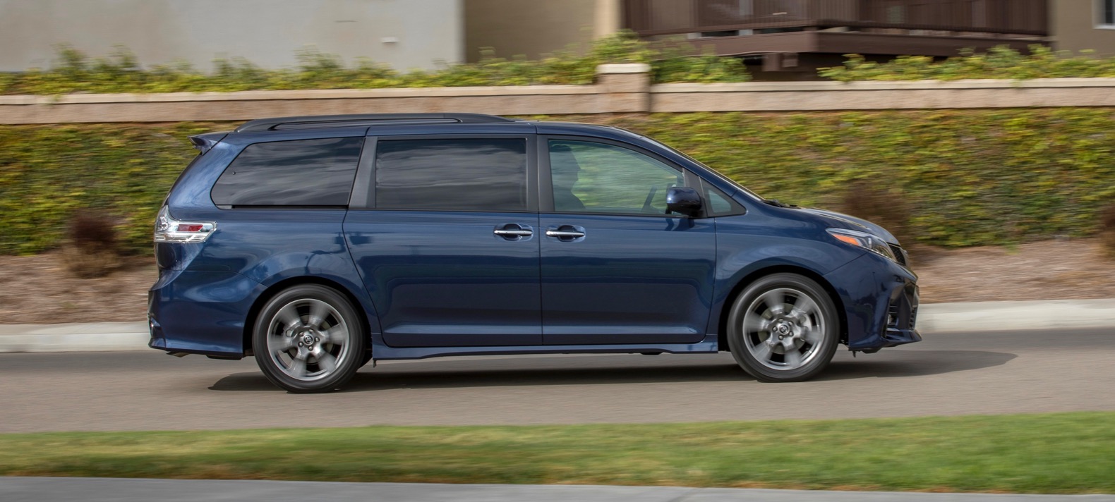 2019 Toyota Sienna Review: Showing its age - The Torque Report