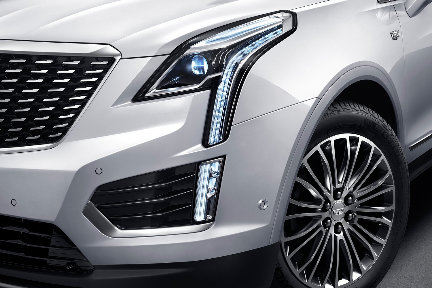 Restyled 2020 Cadillac XT5 debuts in China - The Torque Report