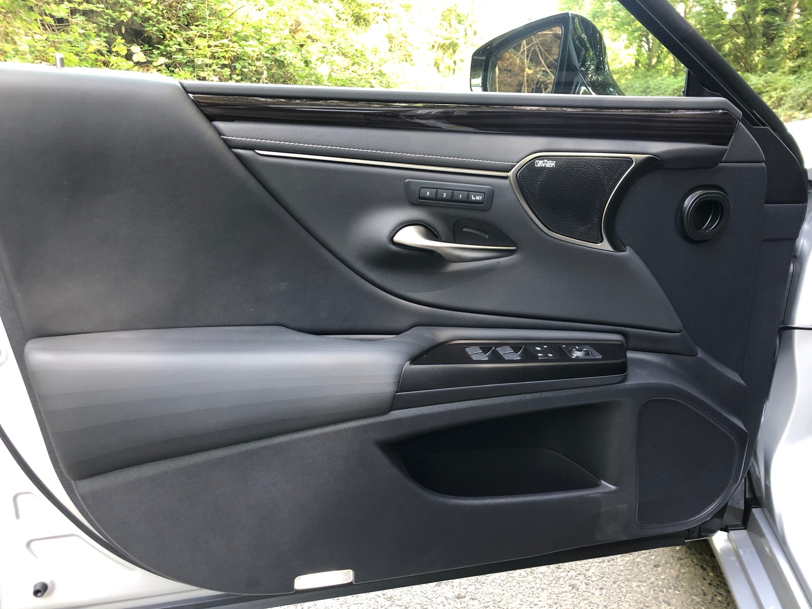 2019 Lexus ES 300h Hybrid Review: Efficient Tranquility - The Torque Report