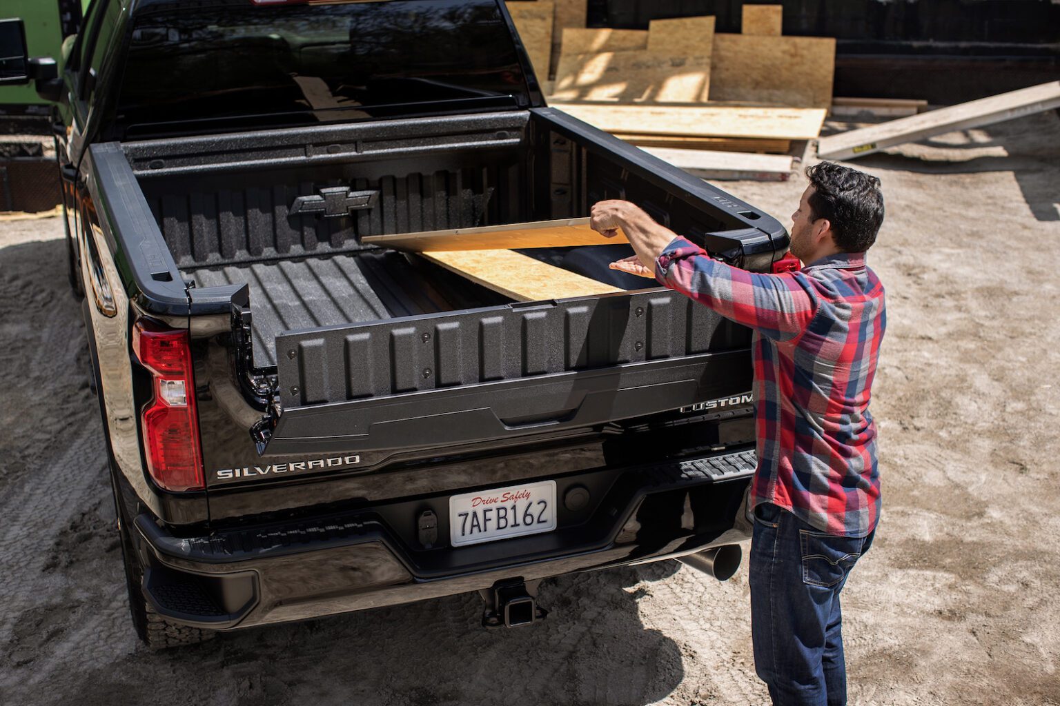 2022 Chevy Silverado HD gets the Multi-Flex tailgate - The Torque Report