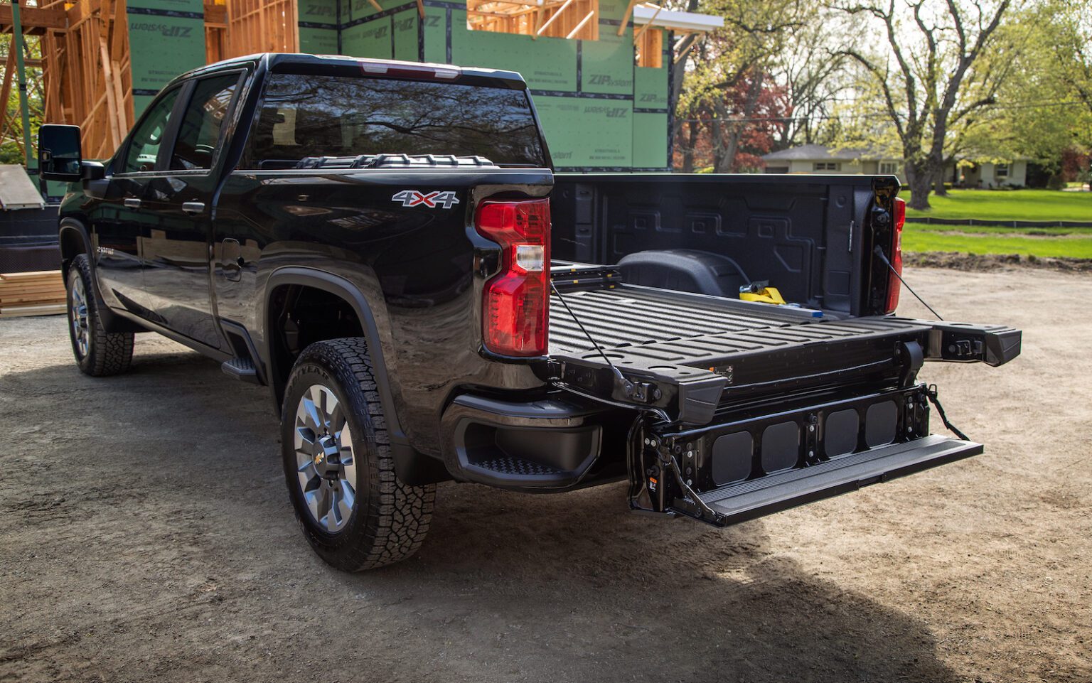 2022 Chevy Silverado HD gets the Multi-Flex tailgate - The Torque Report