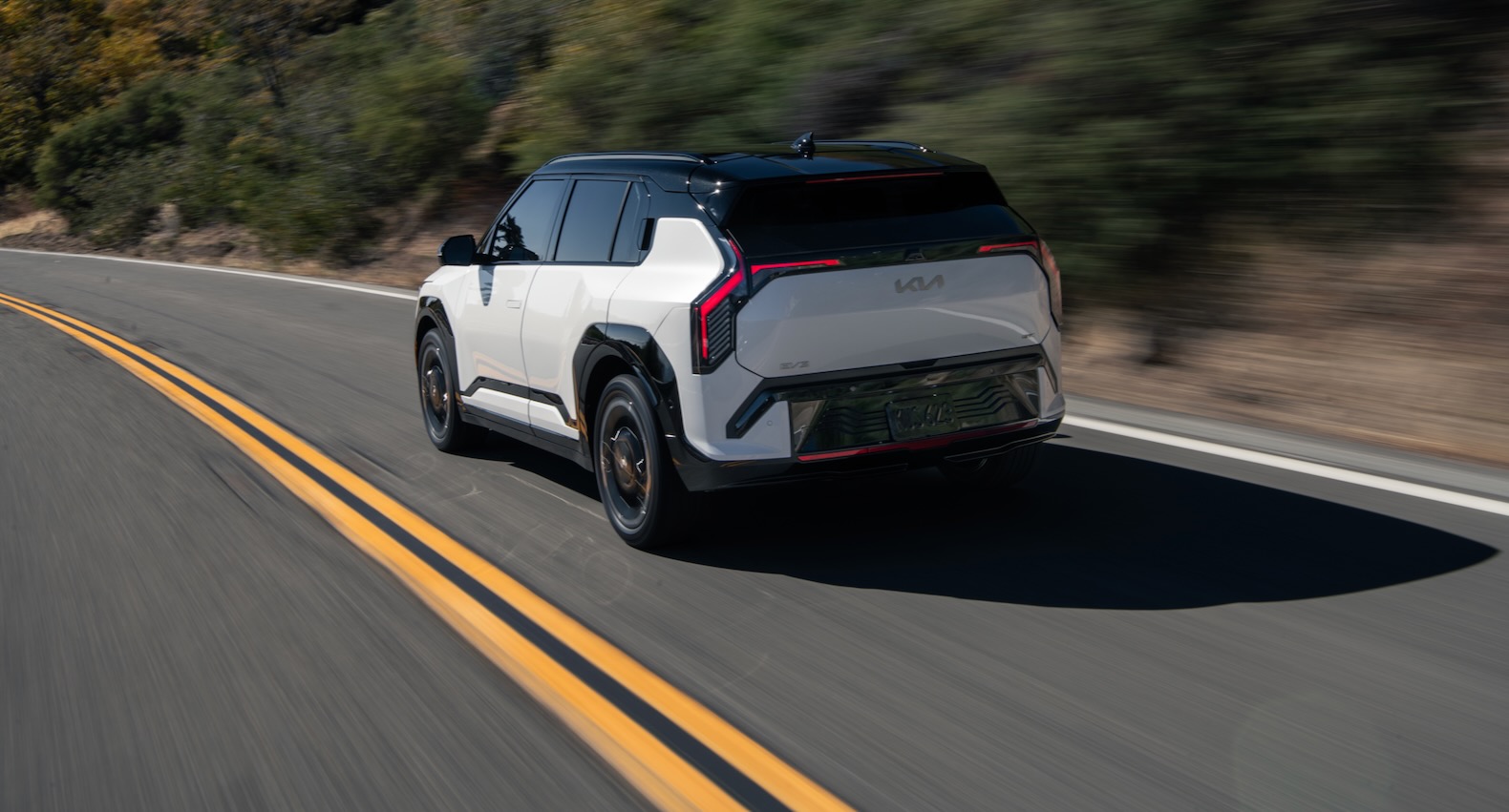 2027 Kia EV3 Debuts as Affordable Electric SUV With 320 Mile Range ...